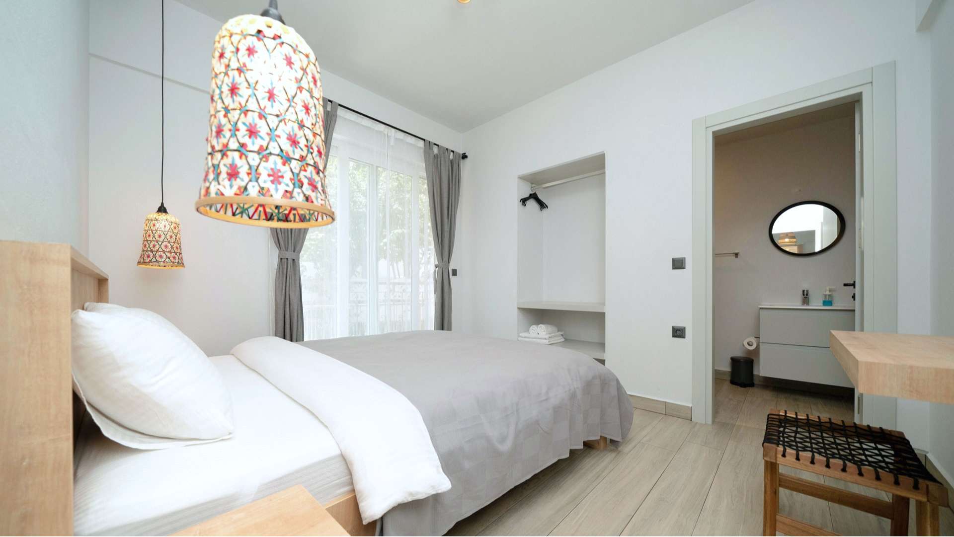 Phedora Suite & Villa